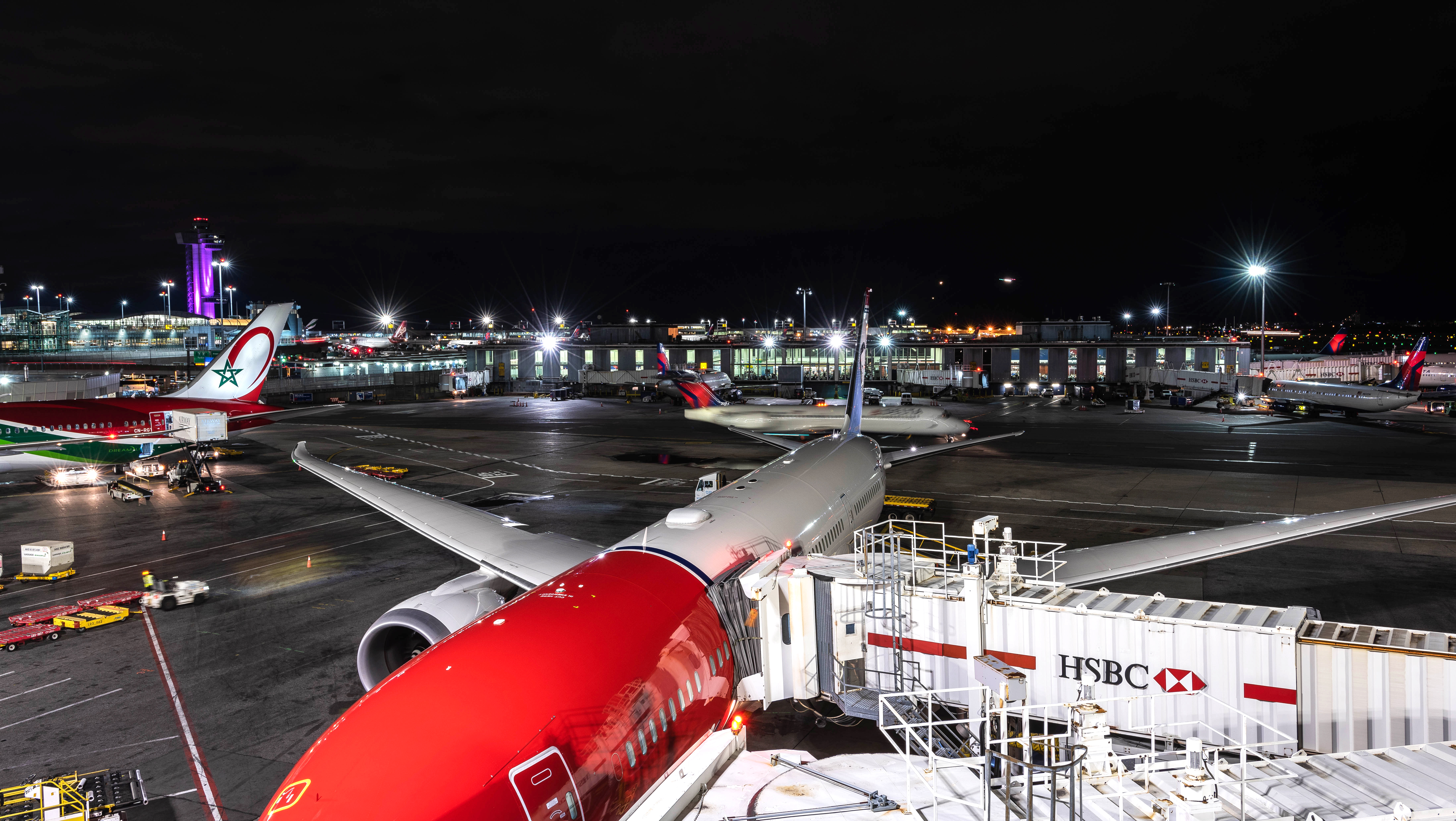 John F. Kennedy International Airport - Smart LEDs | Phoenix Products